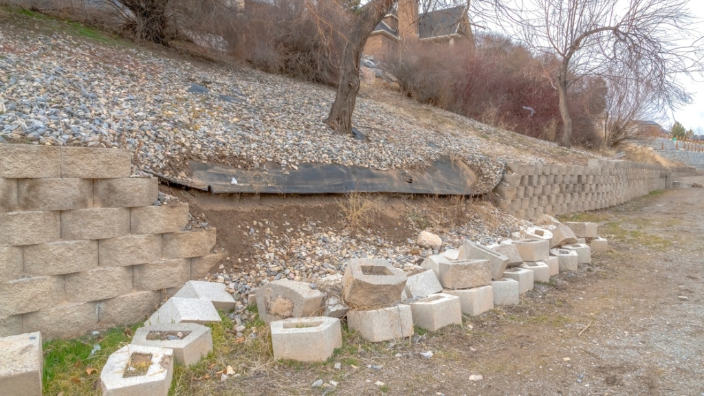 10 Signs Your Retaining Wall Is Failing and How To Prevent It - PNP ...